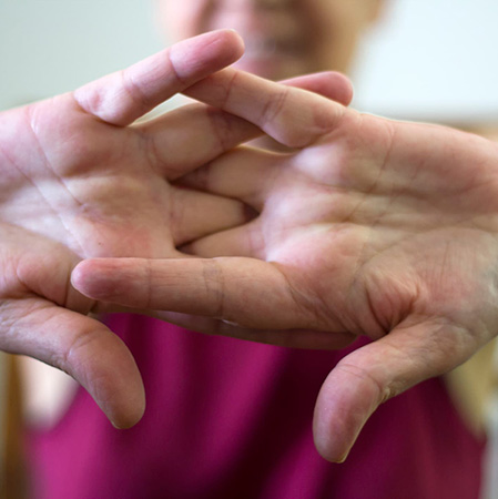 Does cracking knuckles cause arthritis? | Rio Grande Regional Hospital